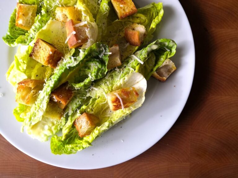 Excellent Caesar salad with croutons – Lindyrecipe